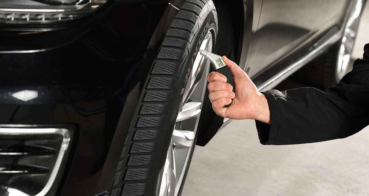 What Is The Correct Tyre Pressure? Tyre Guides | Vredestein